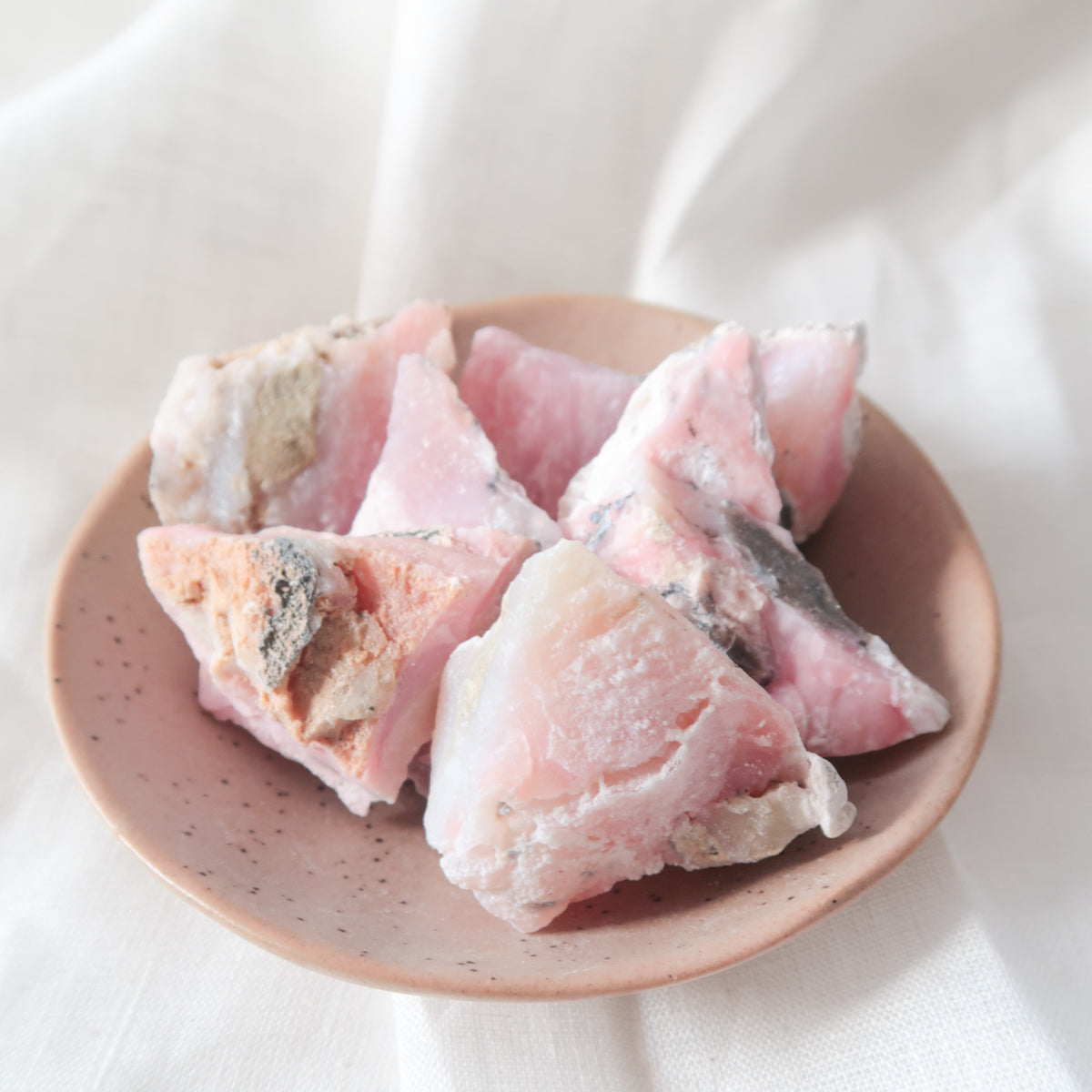 The Ultimate Guide to Crystal Clusters: Uses, Benefits & Home Placement ...